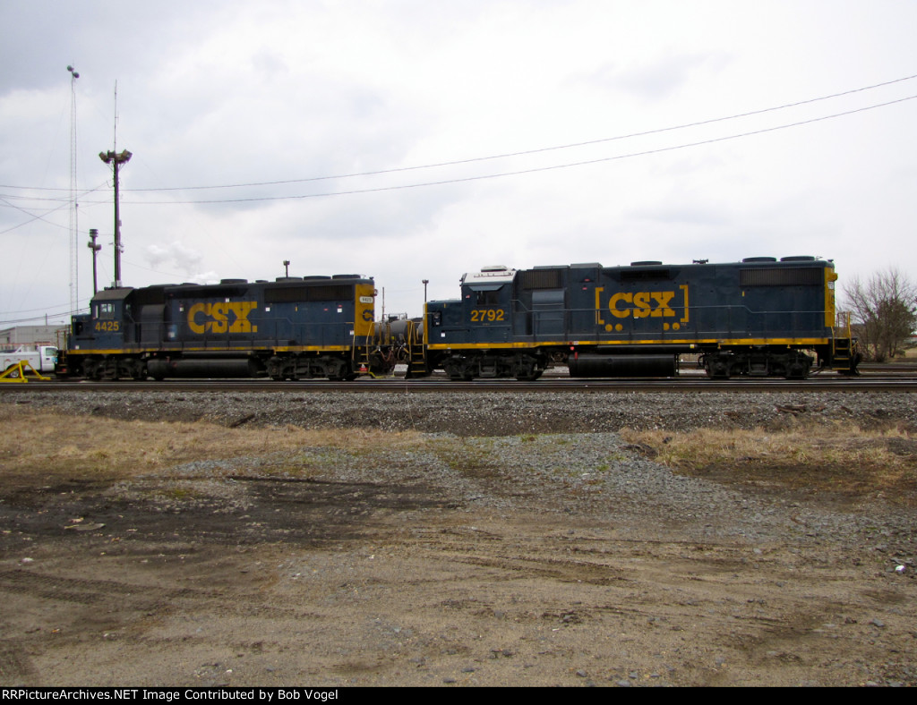 CSX 4425 and 2792